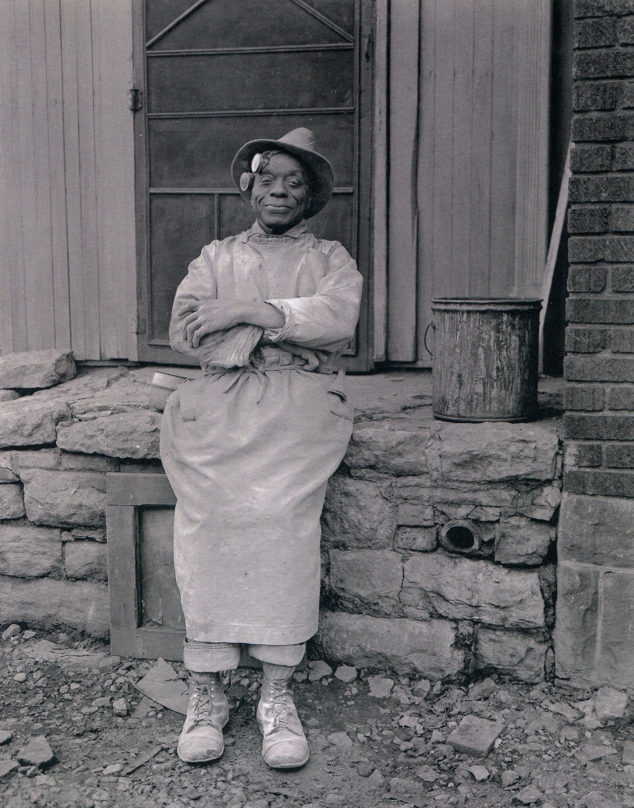 Two Visionaries - Chipping Away: William Edmondson Film